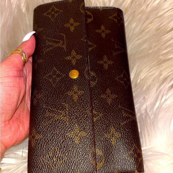 Louis Vuitton | Bags | Authentic Louis Vuitton Mono Sarah Wallet Serial ...
